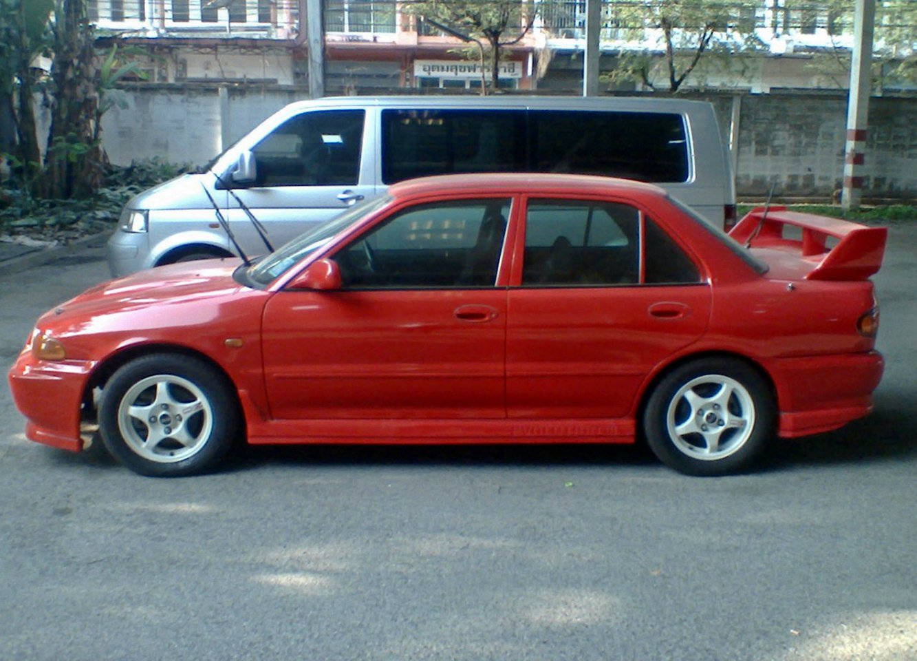 Mitsubishi Lancer Evolution technical specifications and fuel economy